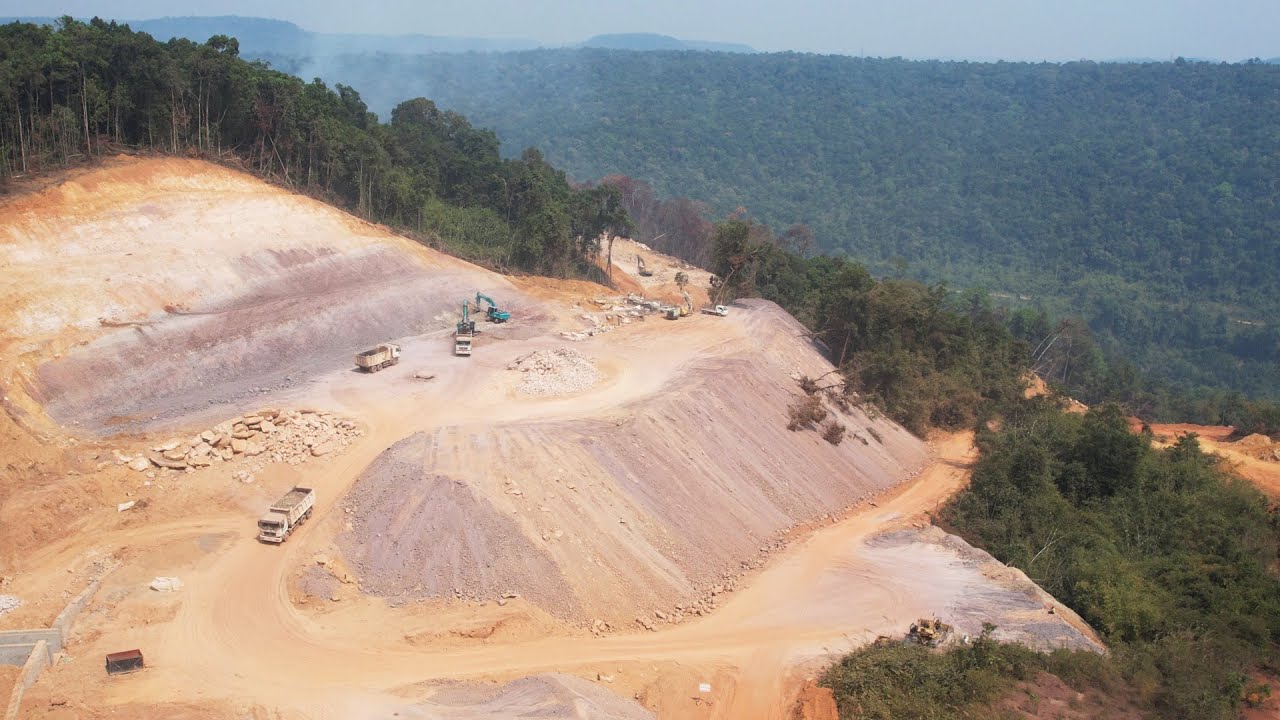 Greatness! of the technique machinery make new road foundation ...