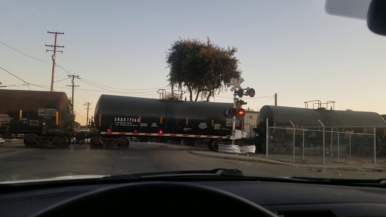 OMLX "OmniTRAX" #1050 Short Local Freight - 10/2/19 - YouTube