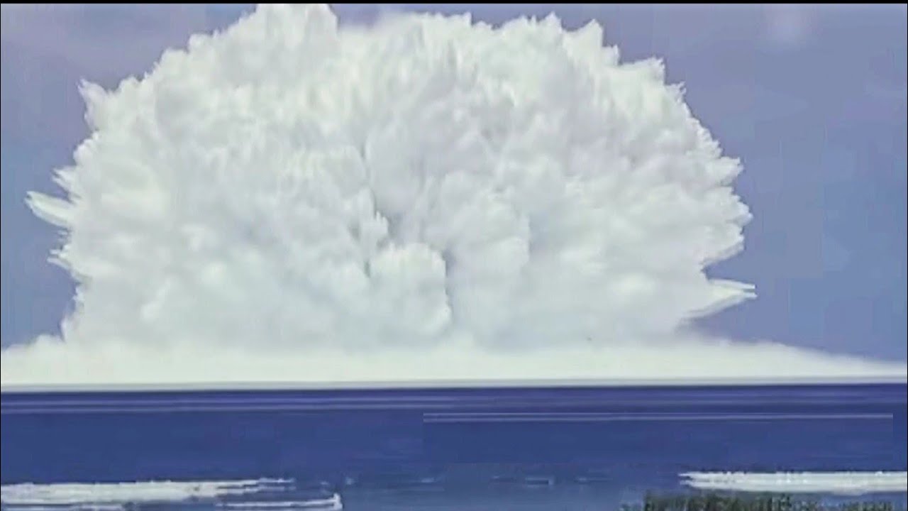 -150 METER UNCUT FOOTAGE OF UNDERWATER NUCLEAR BOMB BLAST 1958 - YouTube