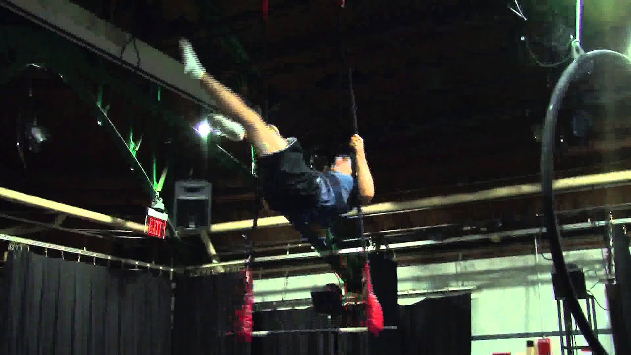 Single Trapeze: One-legged Mermaid on Ropes - YouTube