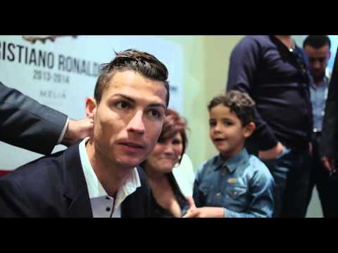 Ronaldo - Trailer - englisch mit Untertitel - HD