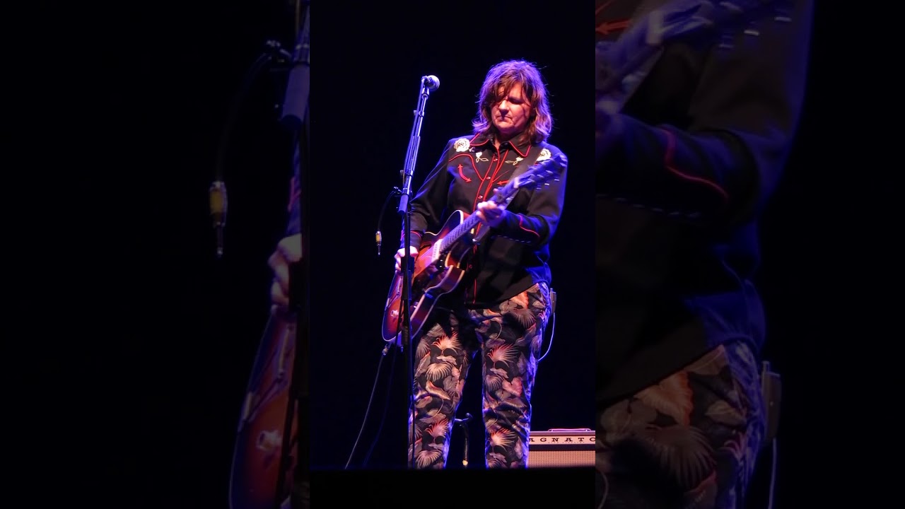 Amy Ray - Holler - YouTube