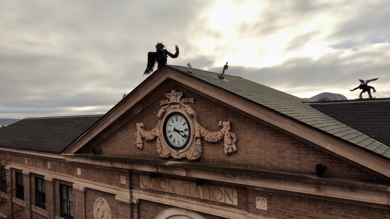 The Flying Monkeys of Emerald City Burlington Vermont - YouTube