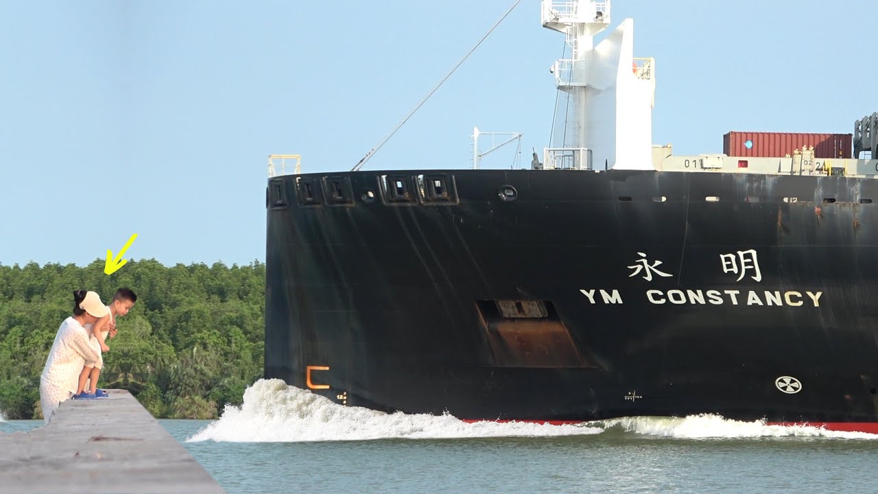 Watch Yang Ming Container Ship Takes a Stunning Turn – Unbelievable ...