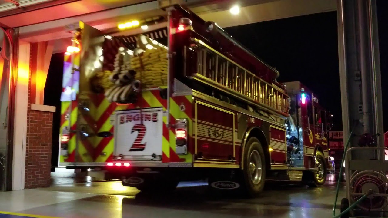Engine 45-2 responding - YouTube