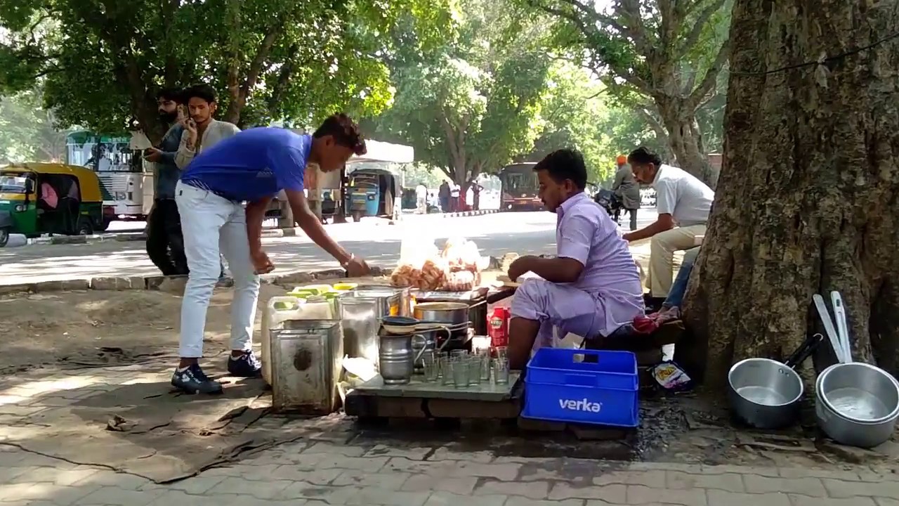 Road Side Tea Stall Making Elaichi Tea | Chandigarh Street Food ...