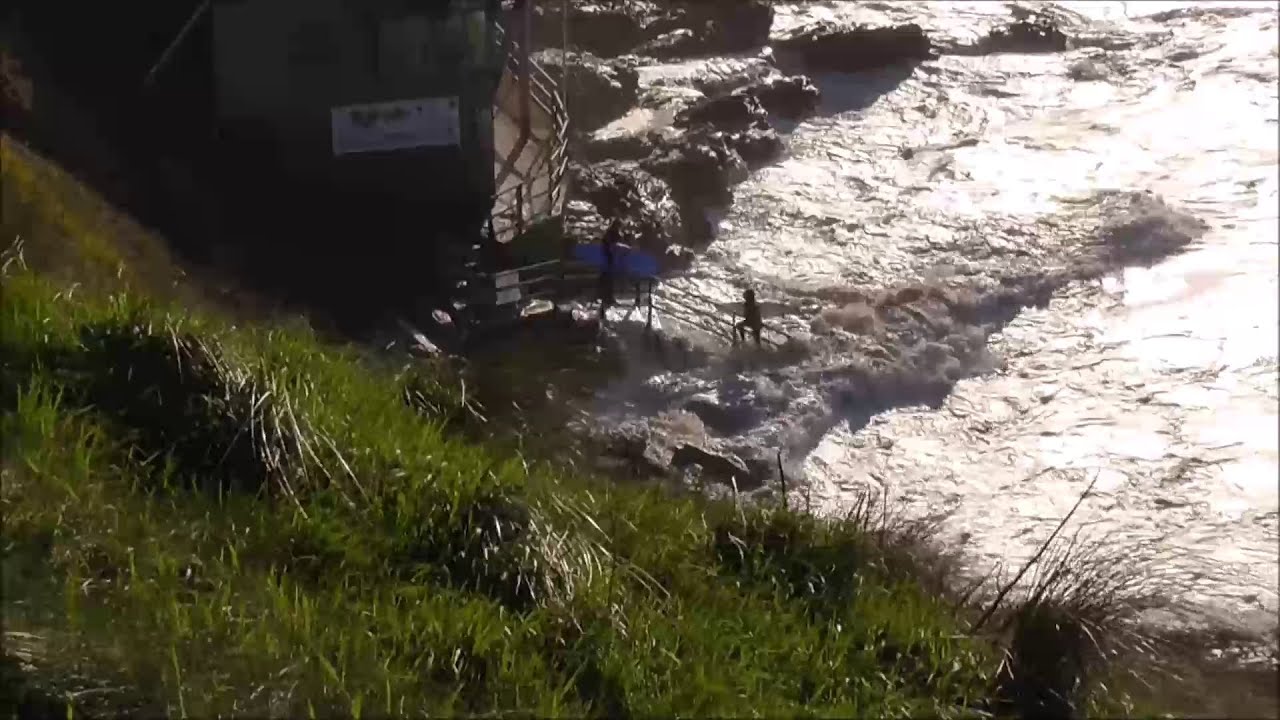 Solid waves spring tide session surfing Newquay - YouTube