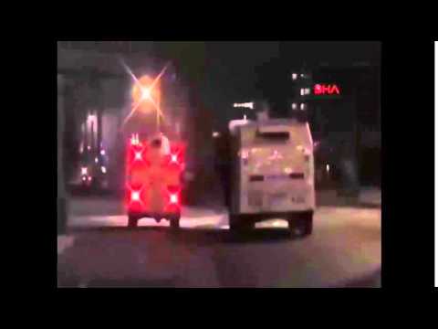 Polis PKK Yandaşlarına Hücum Marşıyla Müdahale Etti!