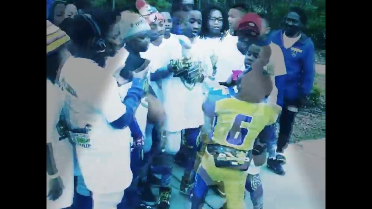 The Chiefs Chant - YouTube