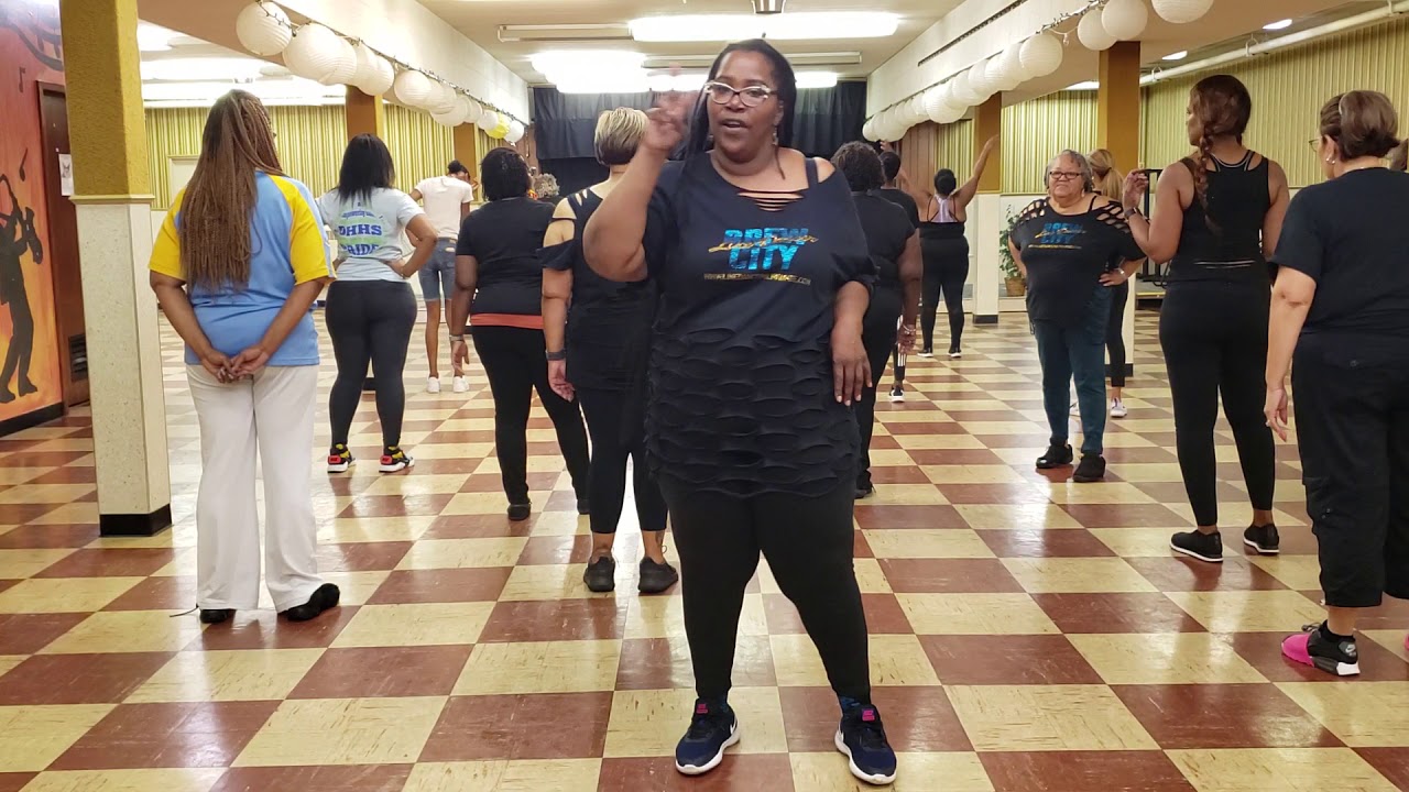 Bump It In A Circle Line Dance Instructional - YouTube