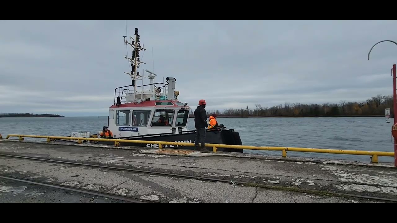 Doornekamp's tug Sheri Lynn S maneuvering around barge Jacob Joseph C ...