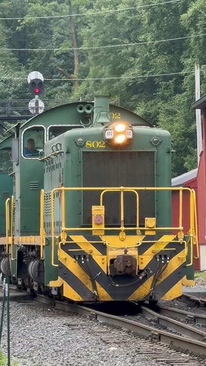 RBMN 802 and 803 light engines in Port Clinton on YJPN #railroad #rbmn #train #railfan #reading ...