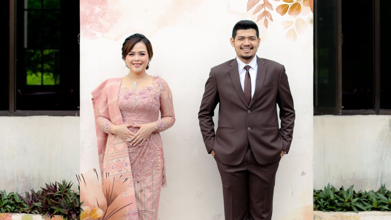 Pemberkatan Daniel Alexander Siregar & Pasca Sari Saragih - YouTube
