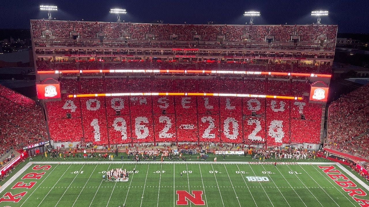 Nebraska fans celebrate 400th sellout game - YouTube