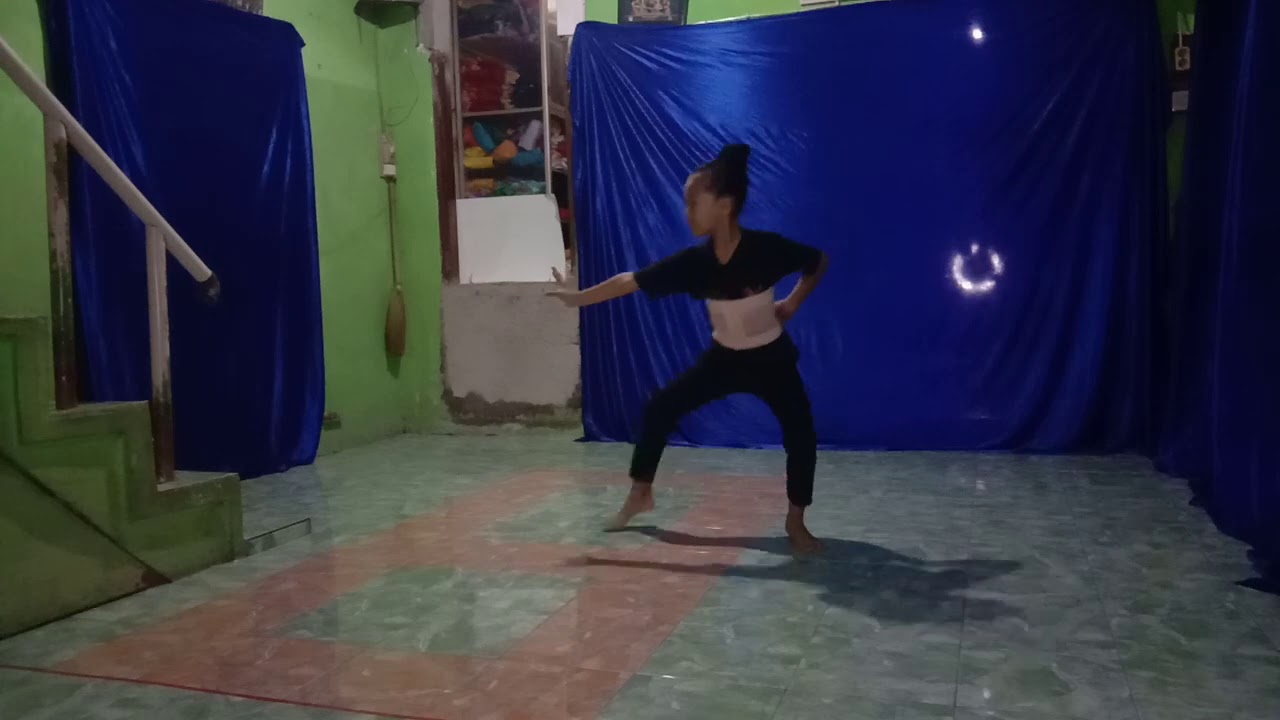 Sanggar pmk evaluasi lagu tablo syafira azahra - YouTube