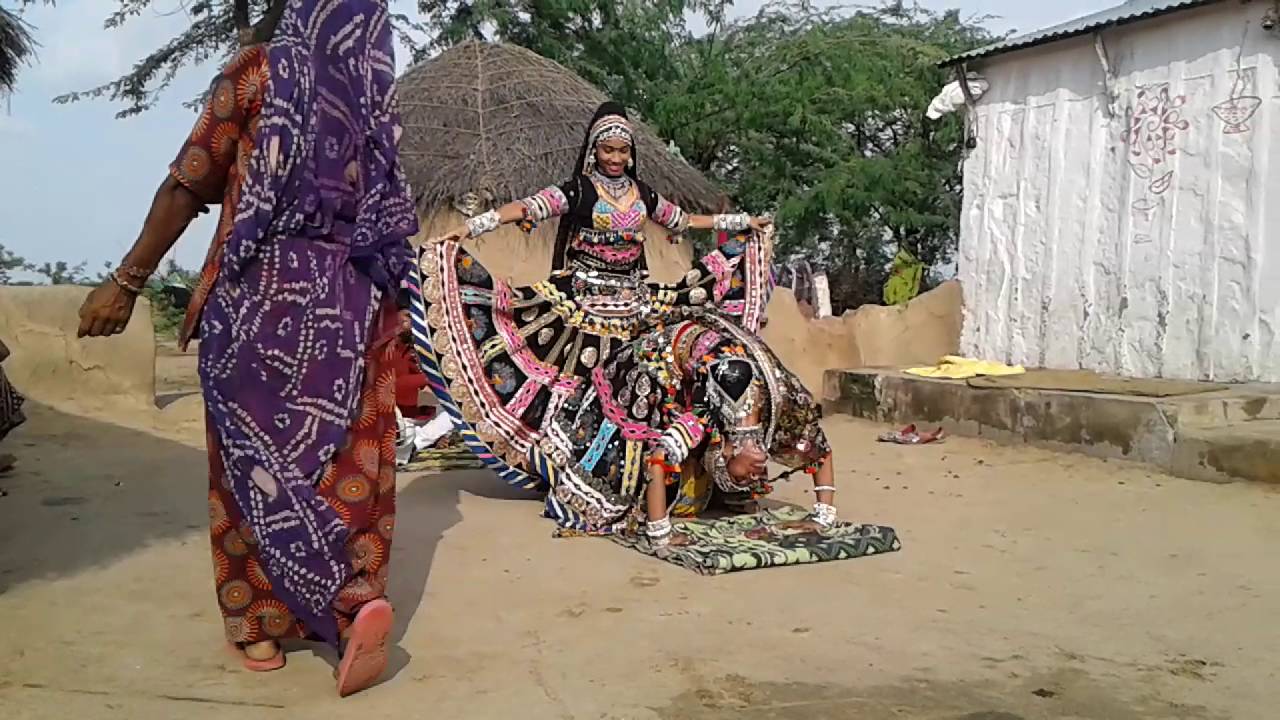Asha sapera traditional kalbeliya dance - YouTube
