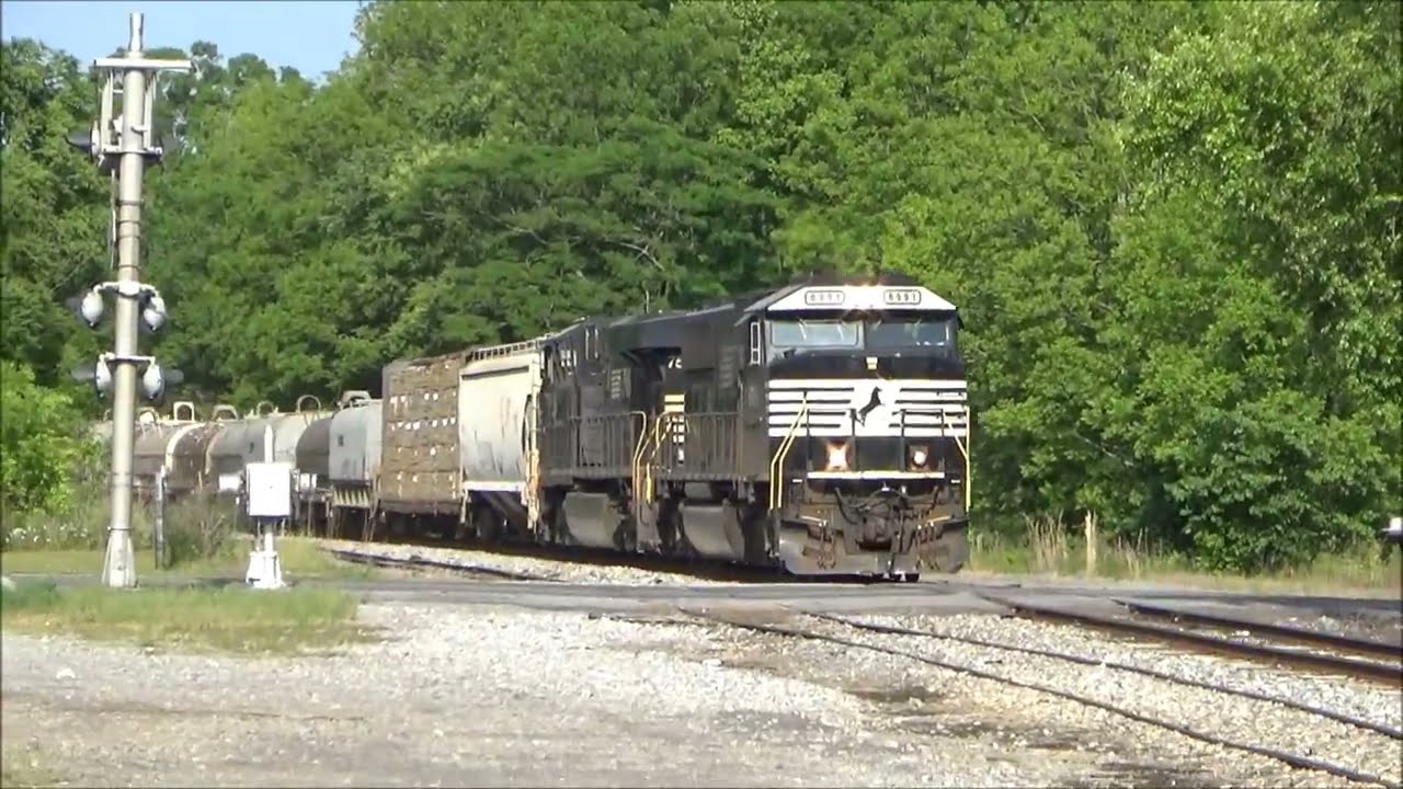 (Almost Missed) NS 6991 and NS 7566 pull NS A84 through Talladega, AL - YouTube