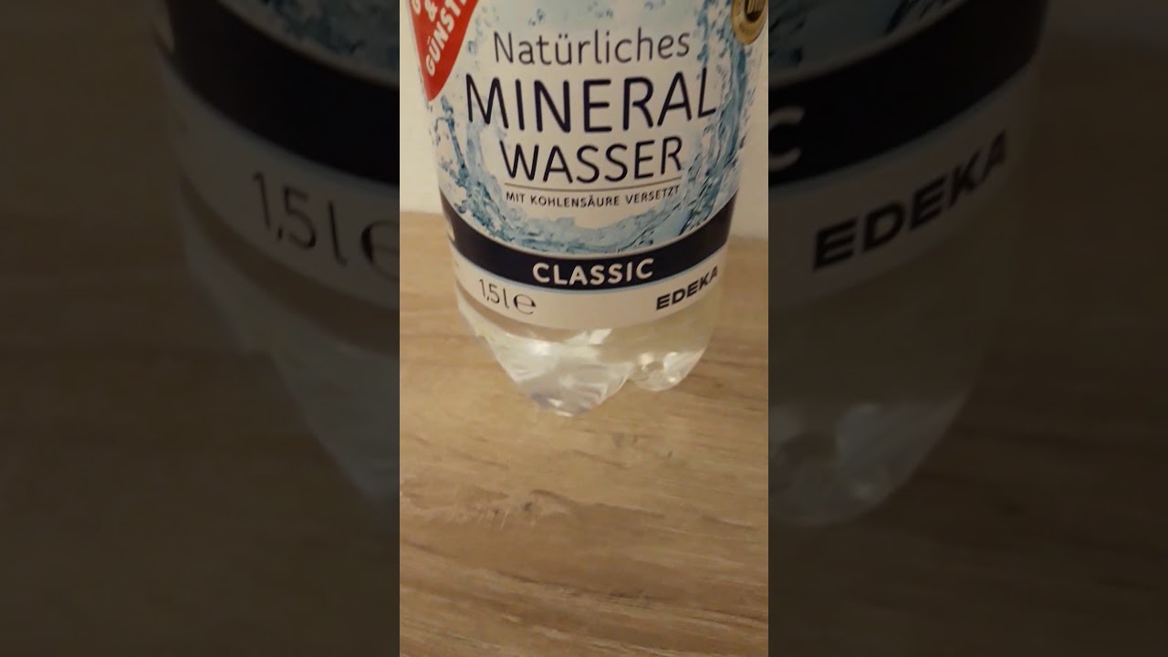 Natürliches MINERAL WASSER - Mit Kohlensäure versetzt | Gut & Günstig ...