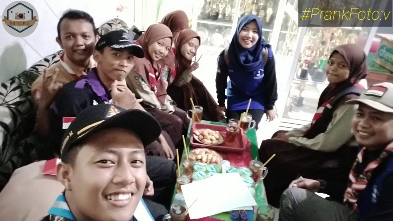 VIRAL!! SE DUNIA ,, Prank Foto ,, Lihat expresi mereka saat kena prank ...