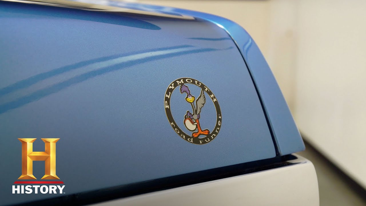 Car Hunters: Bonus: Road Runner Stunner (S1, E10) | History - YouTube
