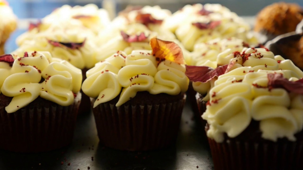 Tin Roof Bakery in Chico, California - YouTube
