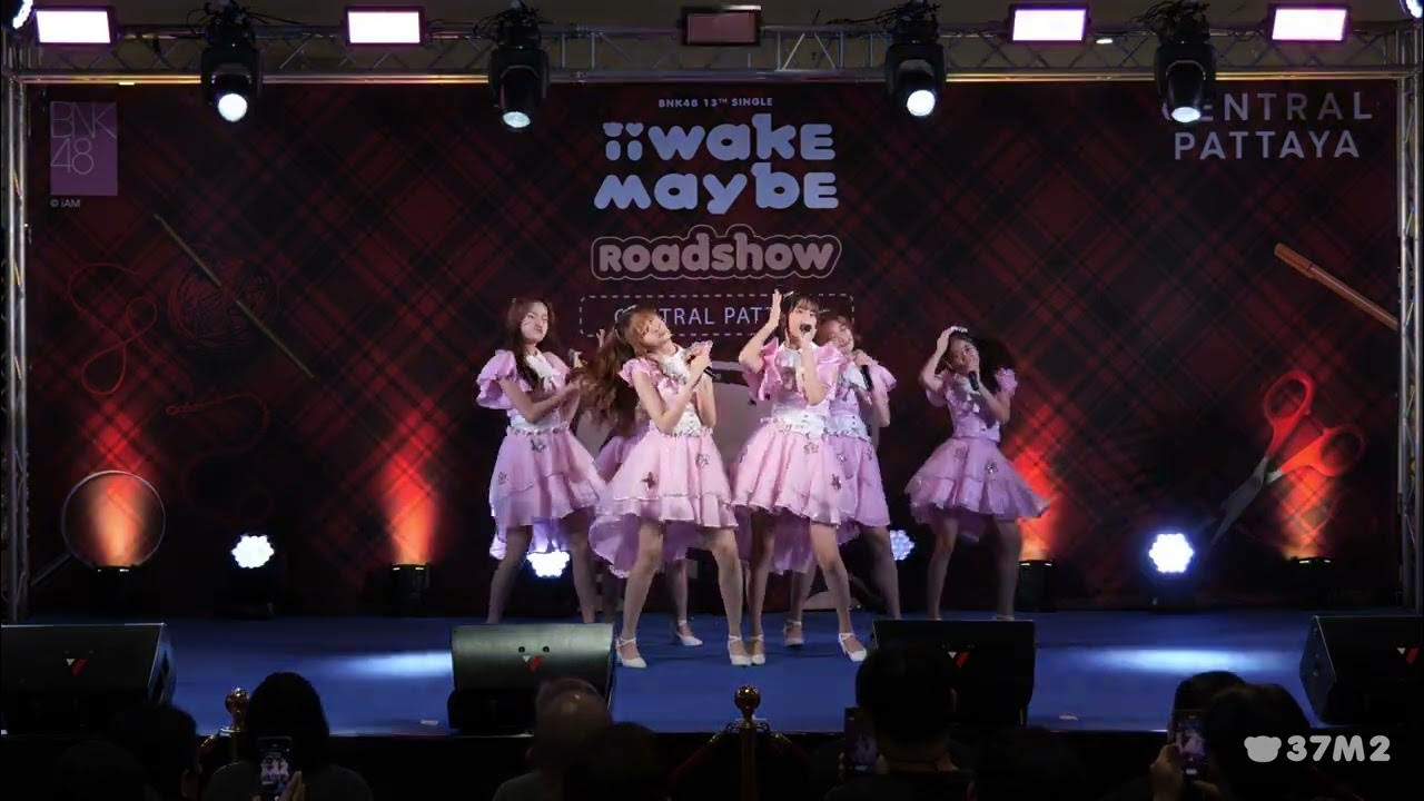 BNK48 - Heavy Rotation @ BNK48 13th "Iiwake Maybe" Roadshow Mini Concert [Overall 4K 60p] 230521 ...