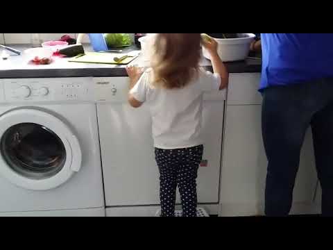 Booty shake pro twerk 3 years old