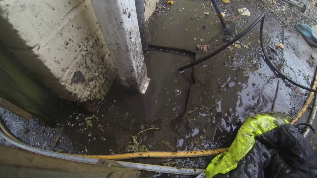 Blocked Drain / Drain unblocking (Rods_Away_096) - YouTube