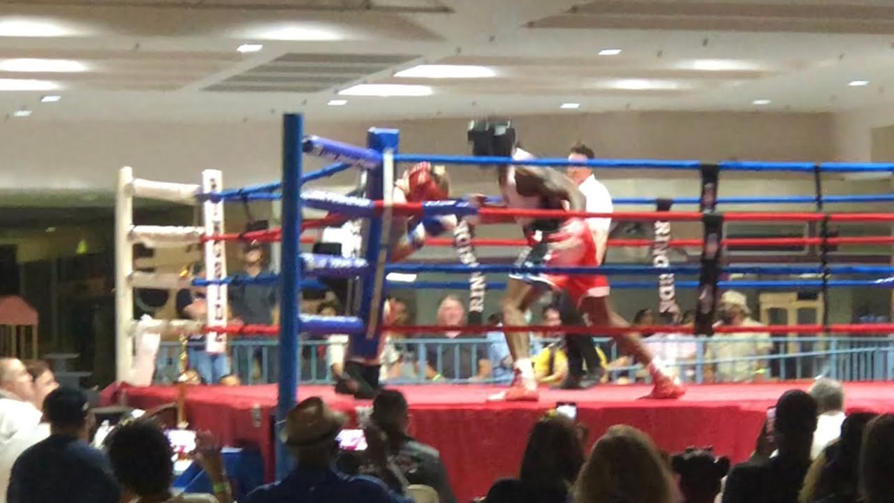 Craziest Heavyweight Knockout Ever!!! Amateur Boxing - YouTube