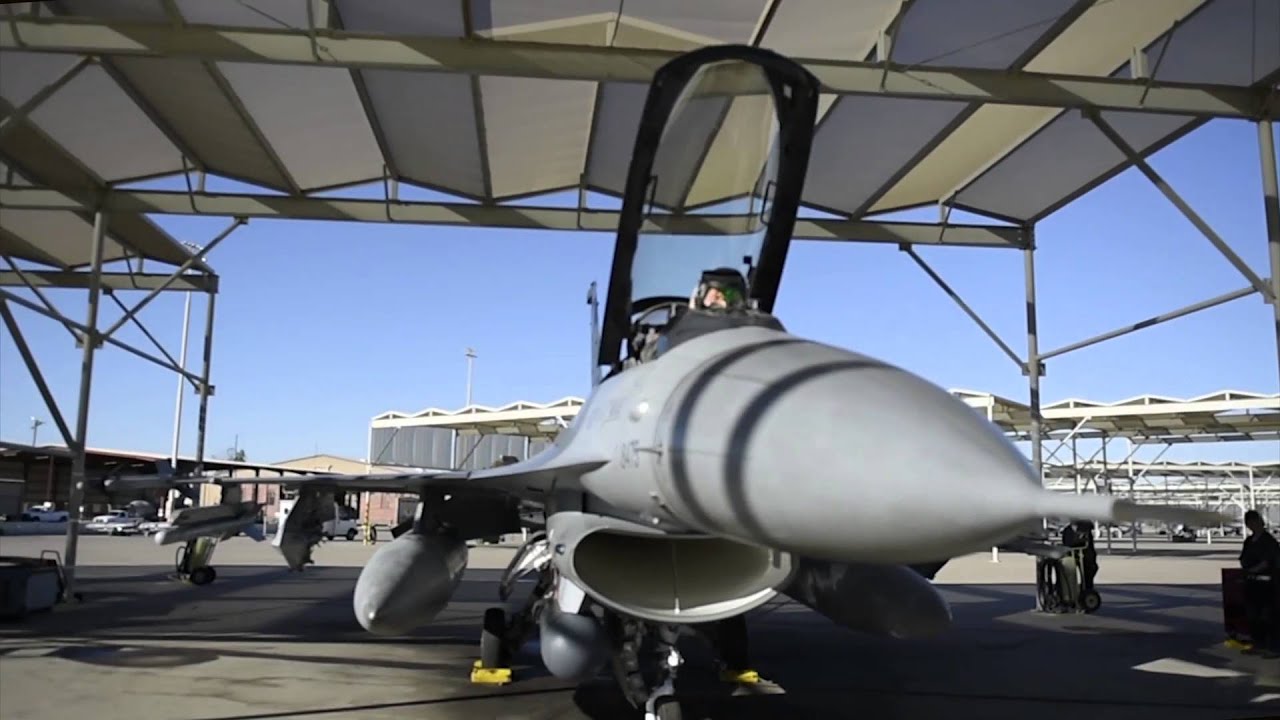 Fighter Pilot Training at Luke AFB - YouTube