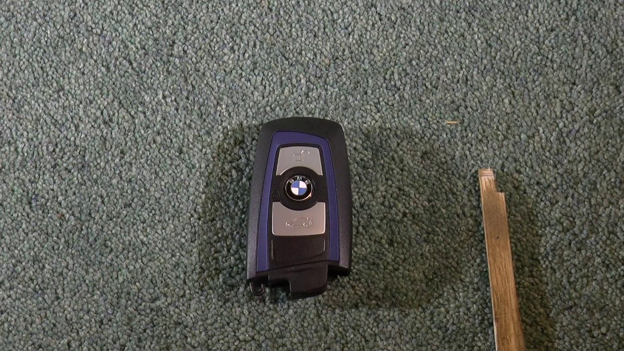 BMW M140i Hints & Tips - How To Replace The Key Fob Battery - YouTube
