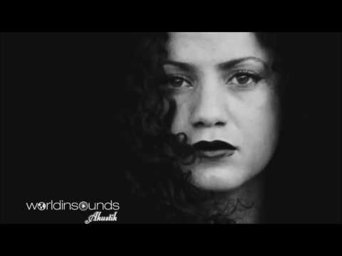 Emel Mathlouthi - Nací en Palestina [Akustik]