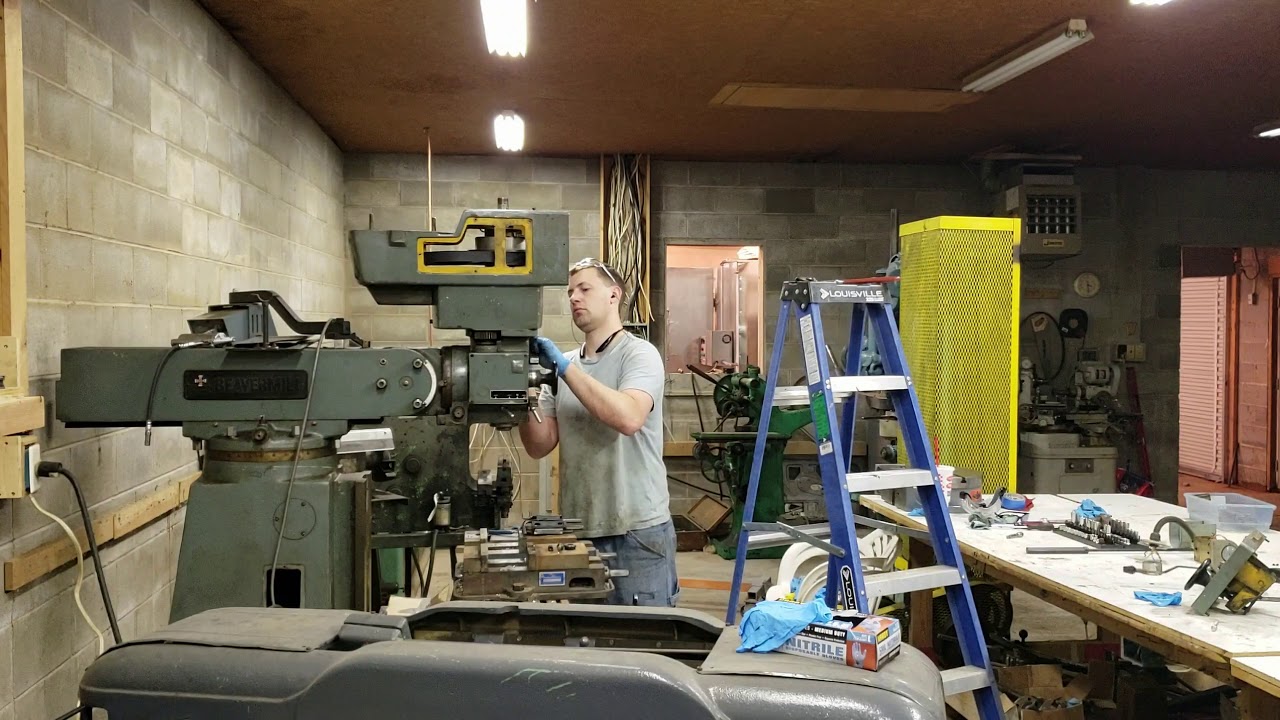 Five Minute Fix Beaver Milling Machine head rebuild - YouTube