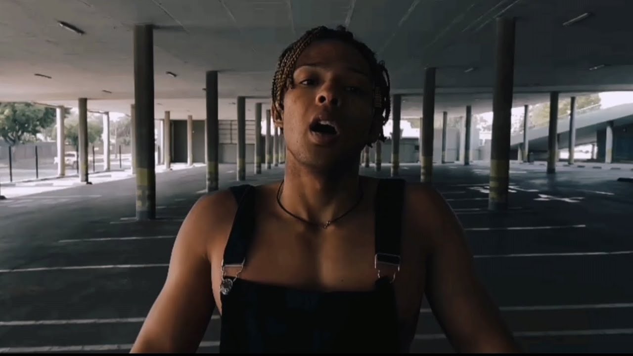 Vertroue Chessiwessi Opdieplaas (Official music video) - YouTube