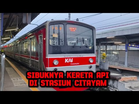 Sibuknya Kereta Api di Stasiun Citayam - YouTube