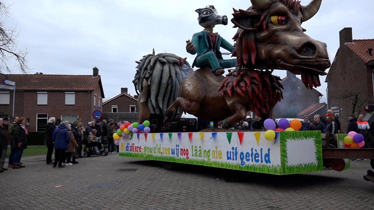 2024-02-11 Optocht Beek en Donk Ganzendonck - YouTube