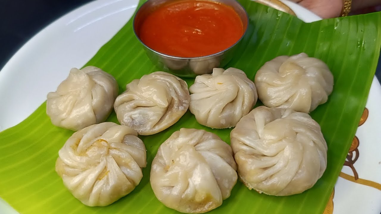 Steamed Veg Momos recipe / மோமோஸ் - How to make Momos at home / Street ...
