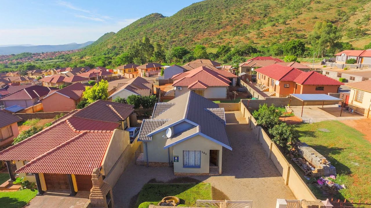 Very neat home in quiet area of Tlhabane Wes - YouTube