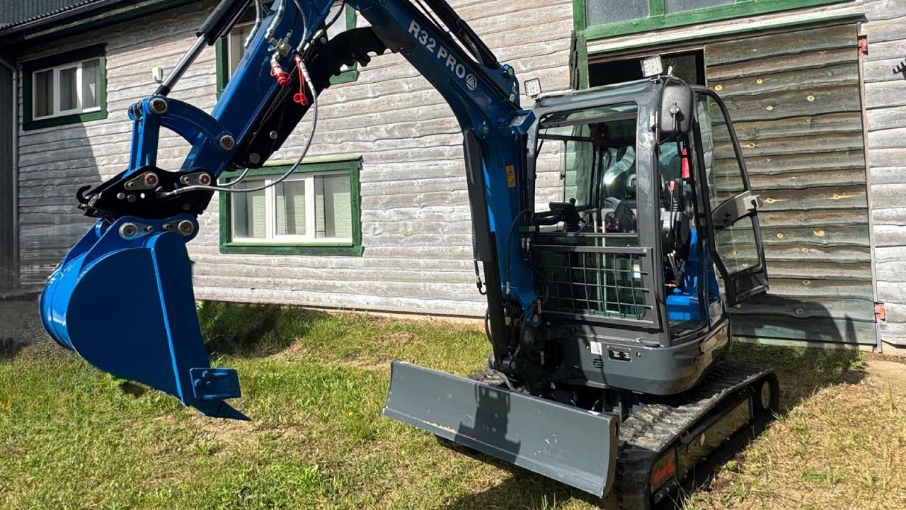 RIPPA R32 PRO Walkaround & Quick Hitch Demo - YouTube