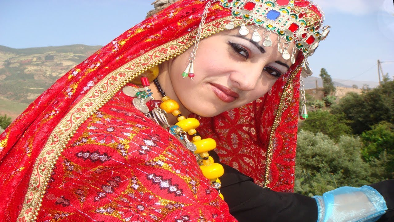 Bahija et Omar - YouTube