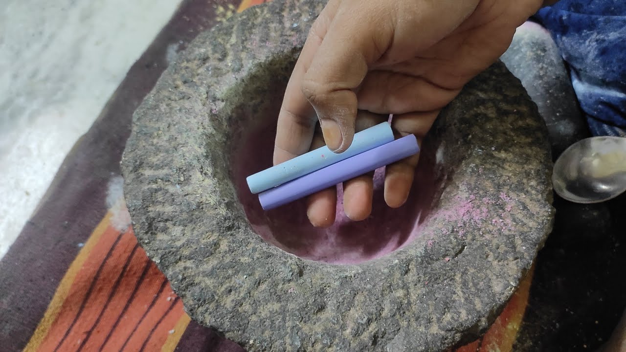 Blue 💙 and purple 💜 chalk Grinding #asmr #satisfying #crumblingfun ...