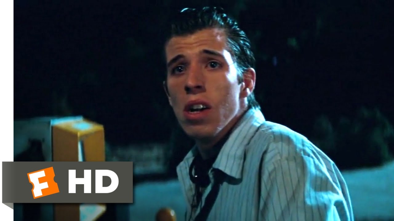 Super 8 Alien Eats People