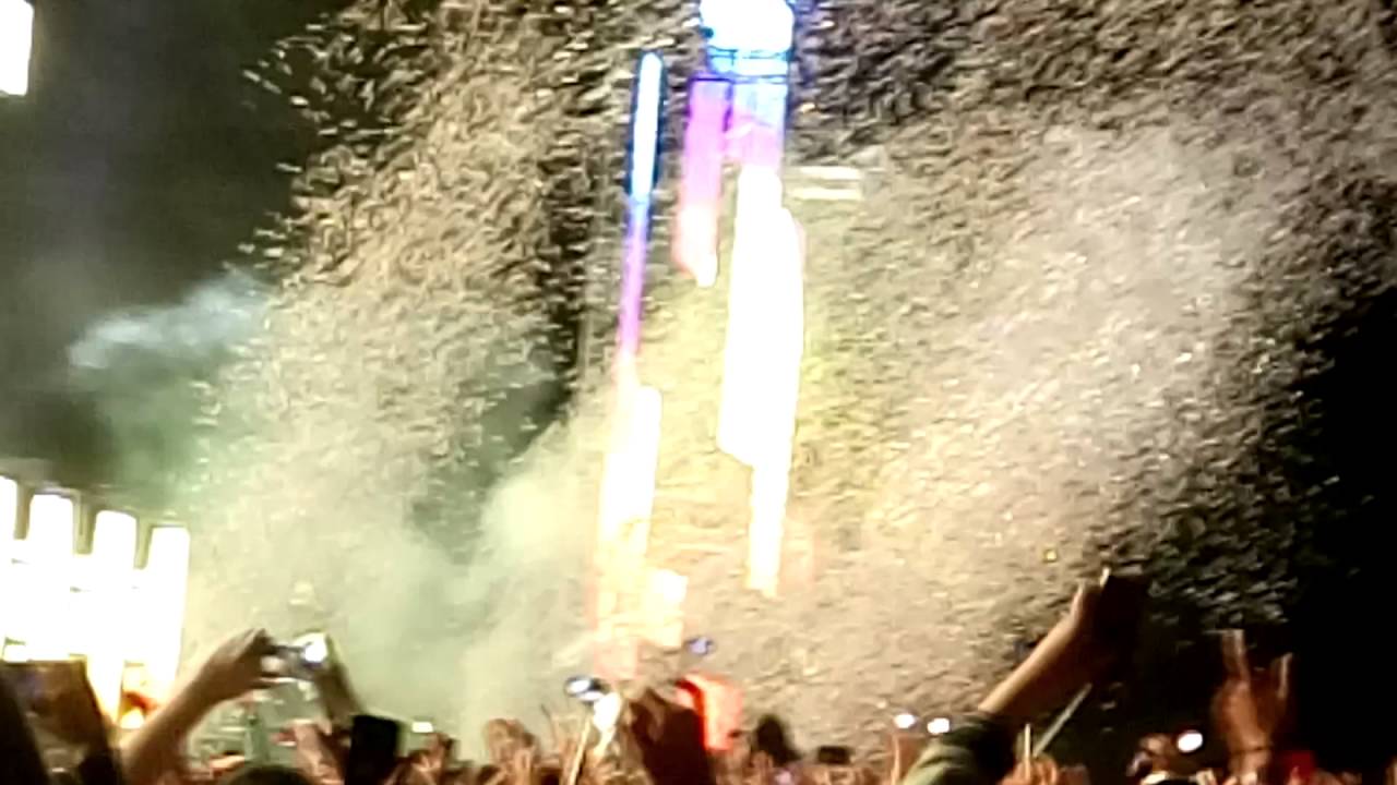Martin Garrix- Road ultra perú 2016 lo mejor - YouTube