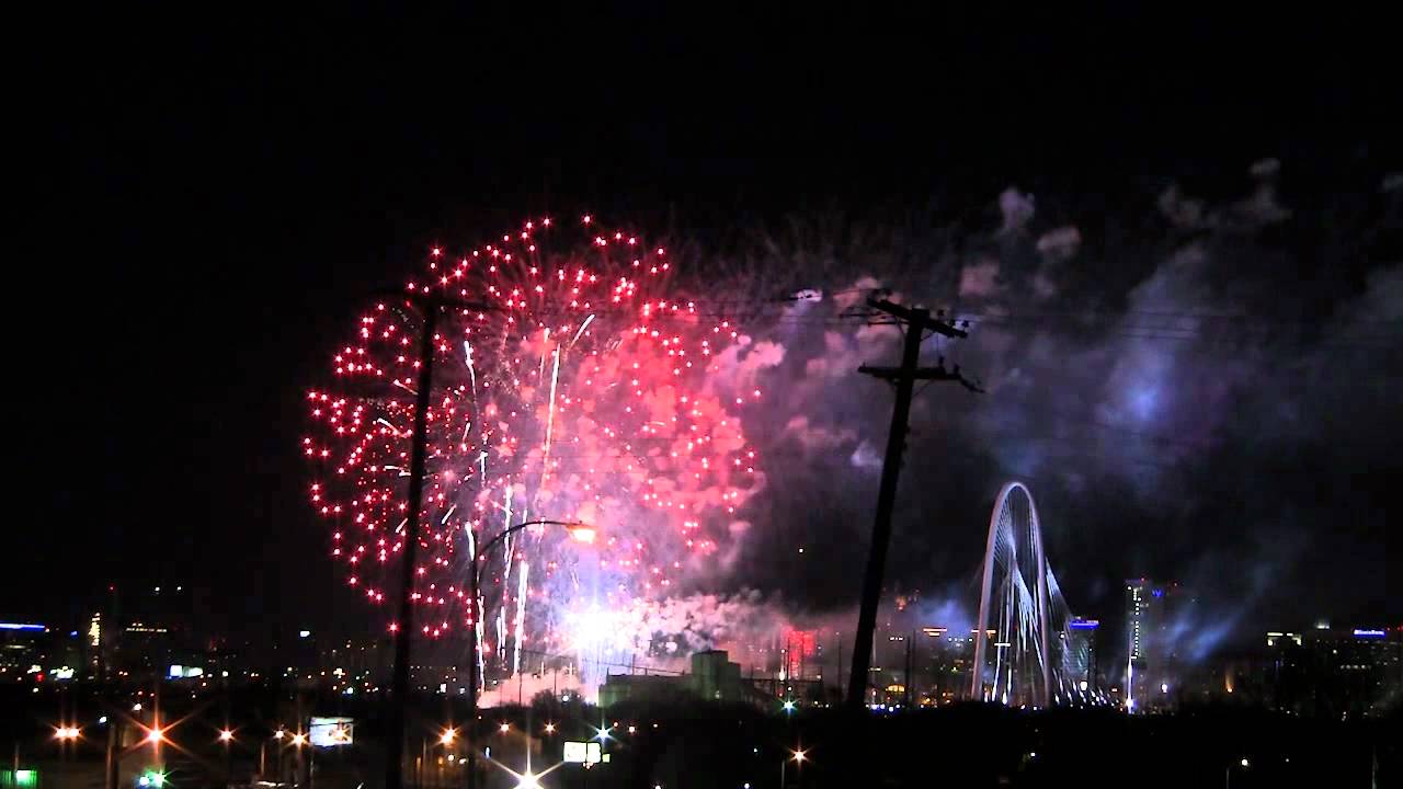 Margaret Hunt Hill Bridge -- fireworks finale -- 2012-03-03 - YouTube