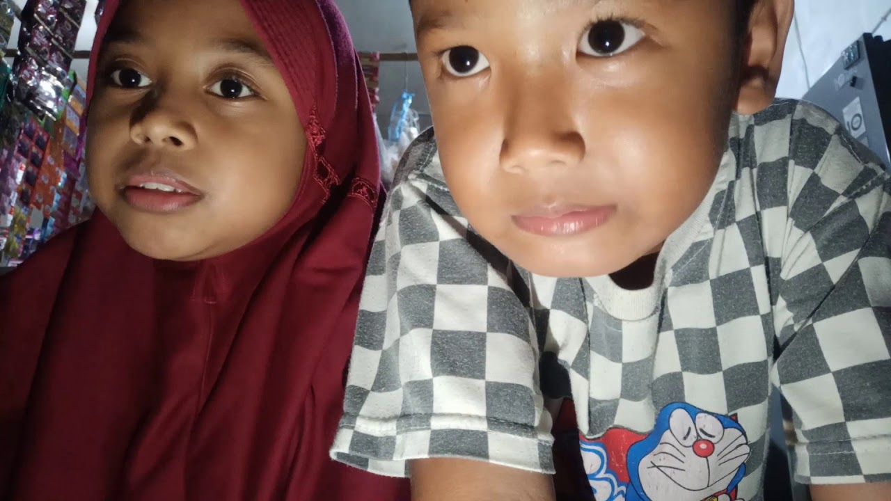 ASMR ciki chitato dan mie kremes - YouTube
