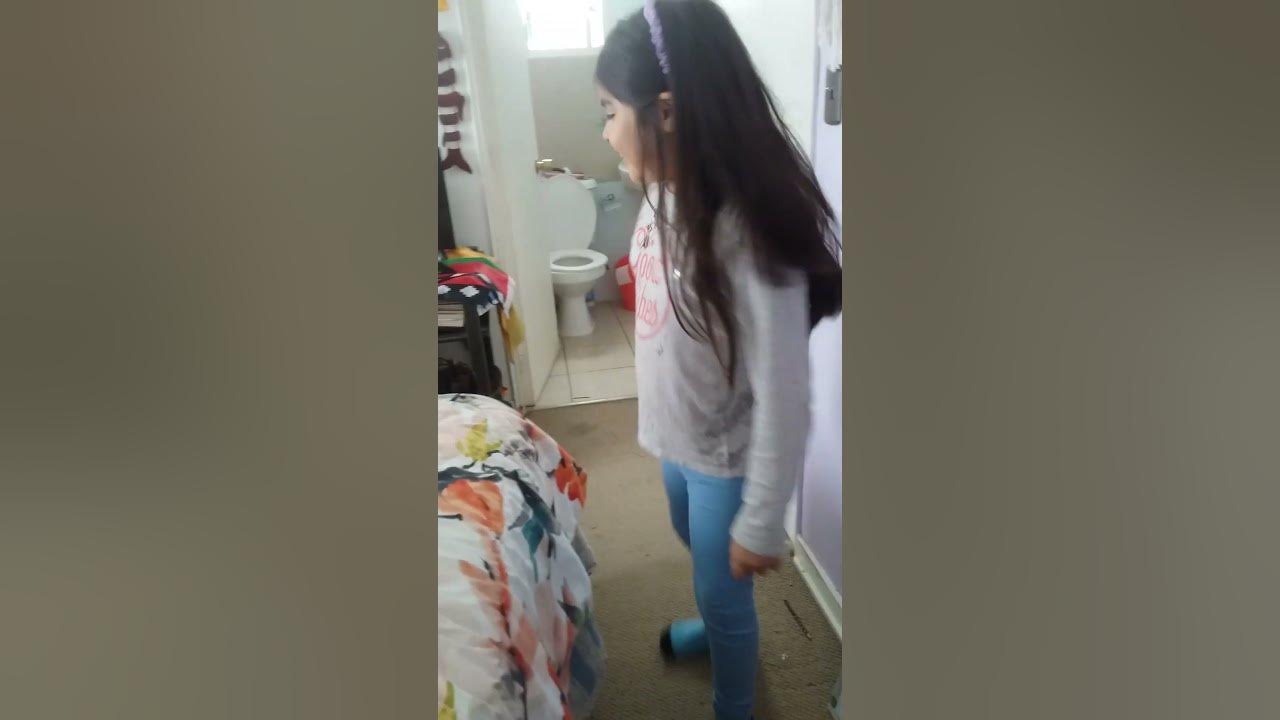 Prima Cagando Y Su Padre Le Dice Con Los 5 Dedos Youtube