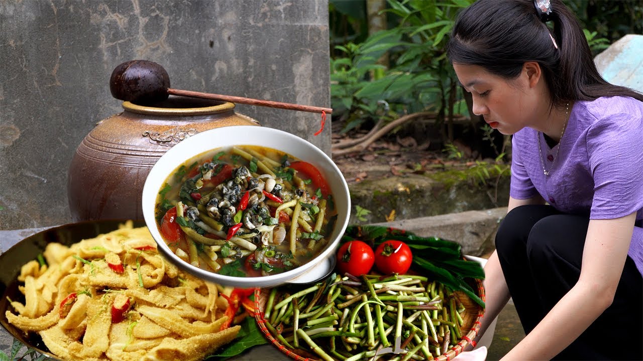 Harvest Young Taro Sprouts And Cook With Pork Bones, Delicious Pig Ear ...