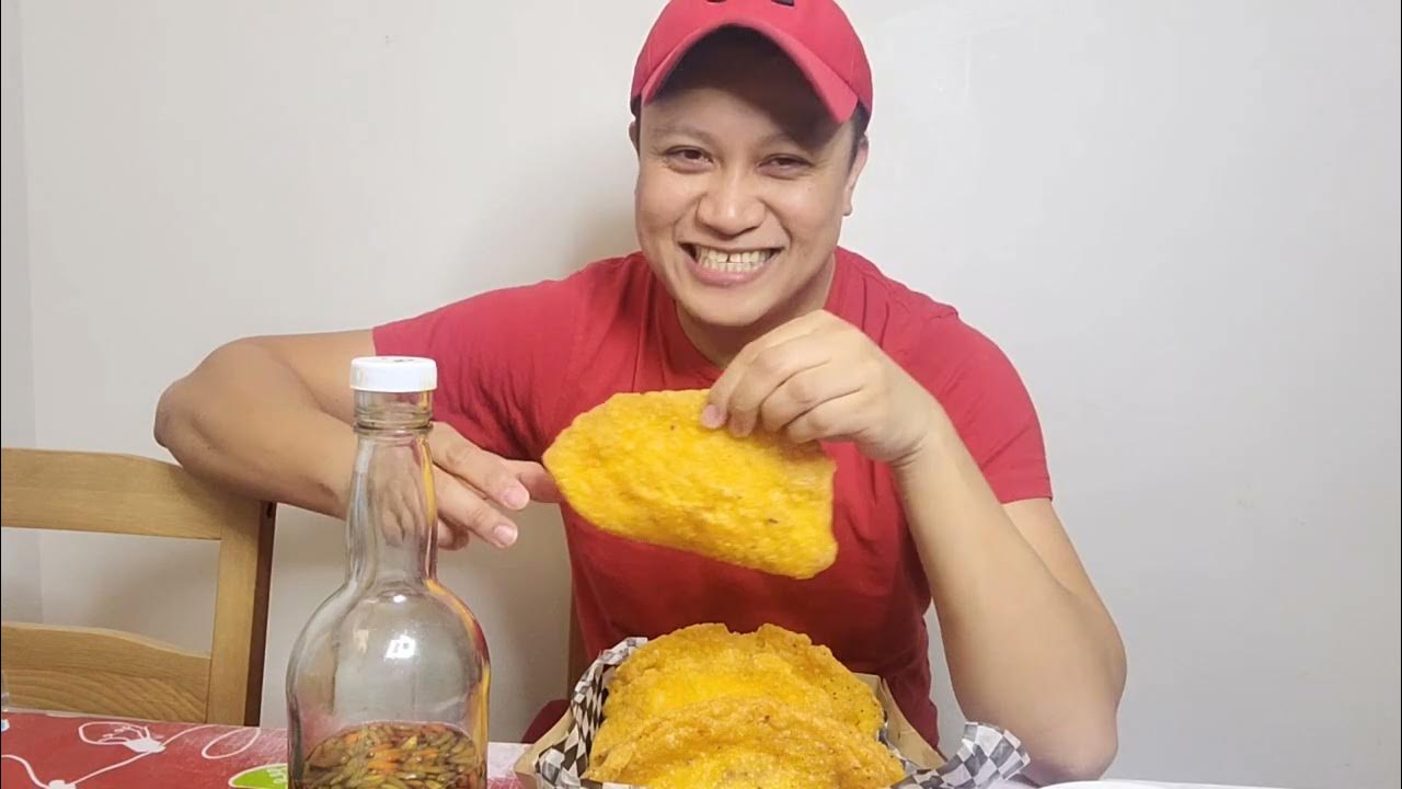 Kain po tayo ng ILocos Empanada sobrang sarap - YouTube
