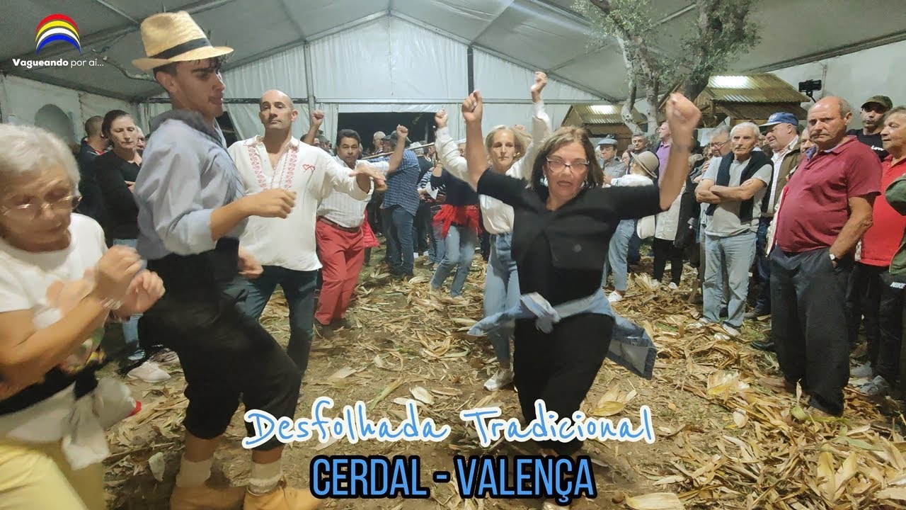 Desfolhada Tradicional - Cerdal - Valença - YouTube