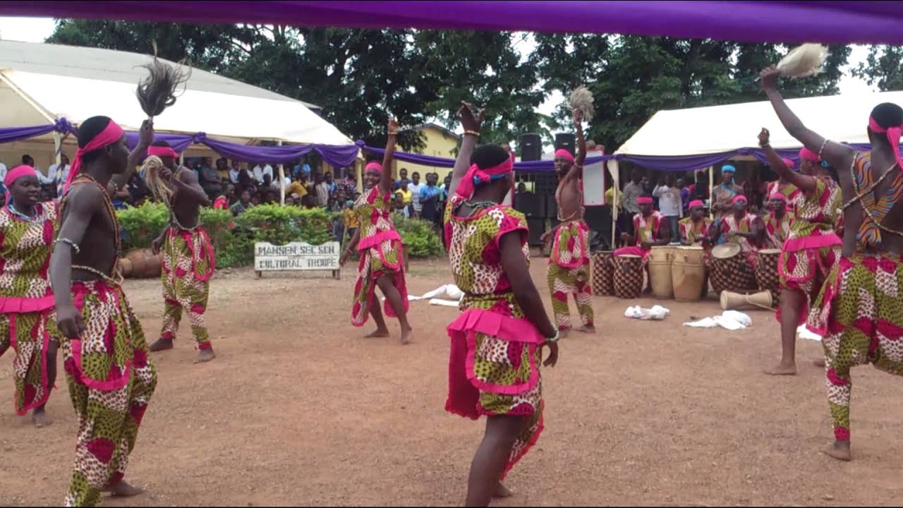 Scholl children performing bawa dance - YouTube